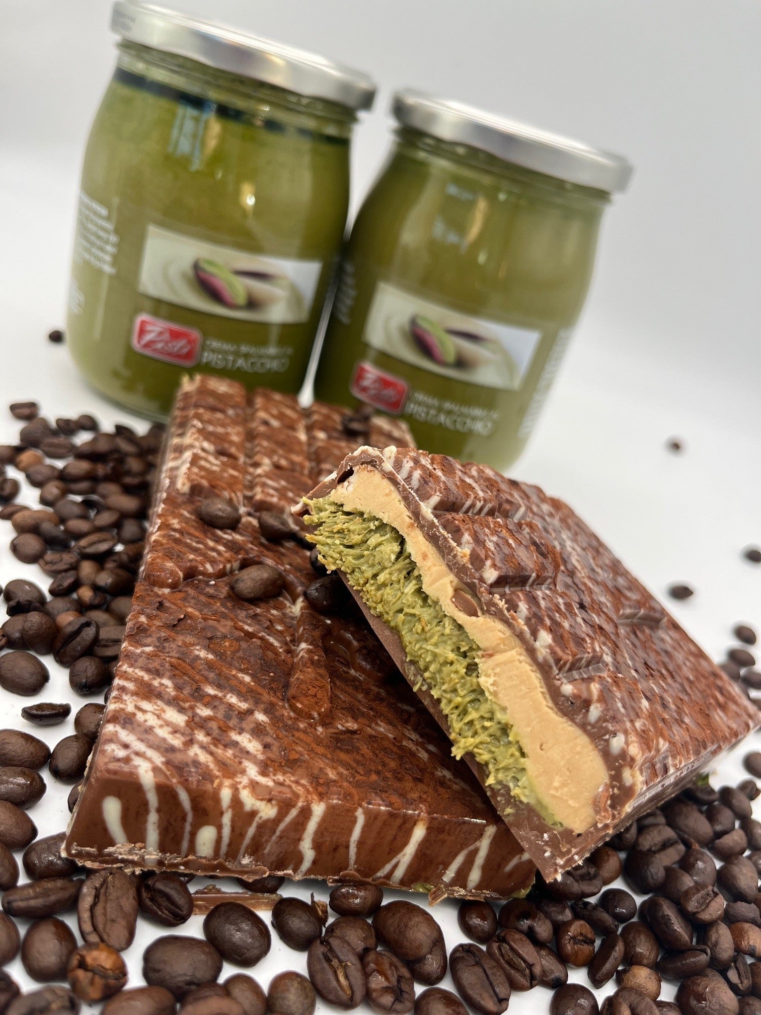 Latte, Pistachio & Knafeh Chocolate Bar – Cocoabean Company